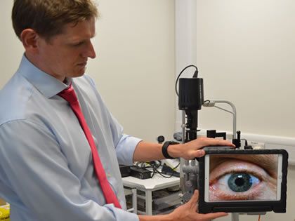 World's first tele-examination of an eye using 5G broadband